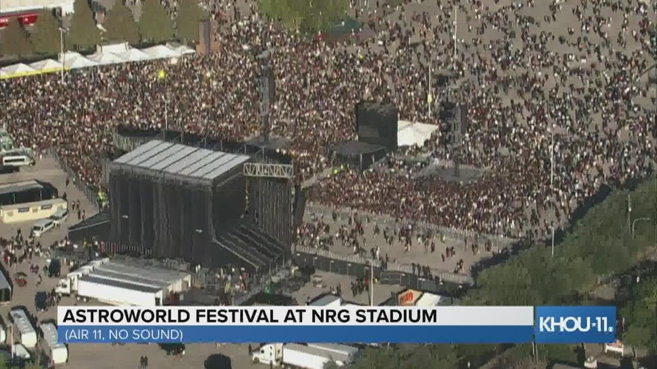 Massive crowds at NRG for Travis Scott's Astroworld - YouTube