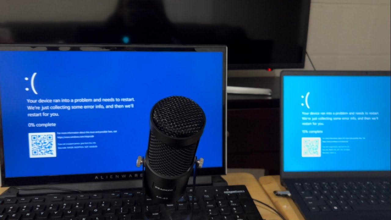 Windows 11 Two blue screens 🔵 - YouTube