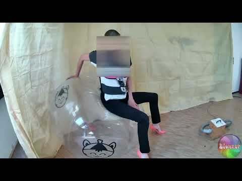 EF 251 Playing with Shosu beach ball