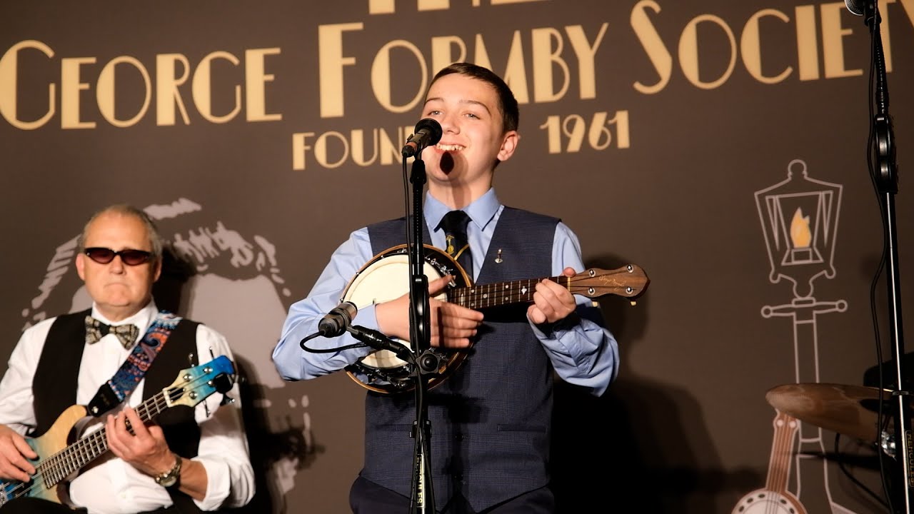 Jamie Routledge - Leaning On A Lamp Post - YouTube