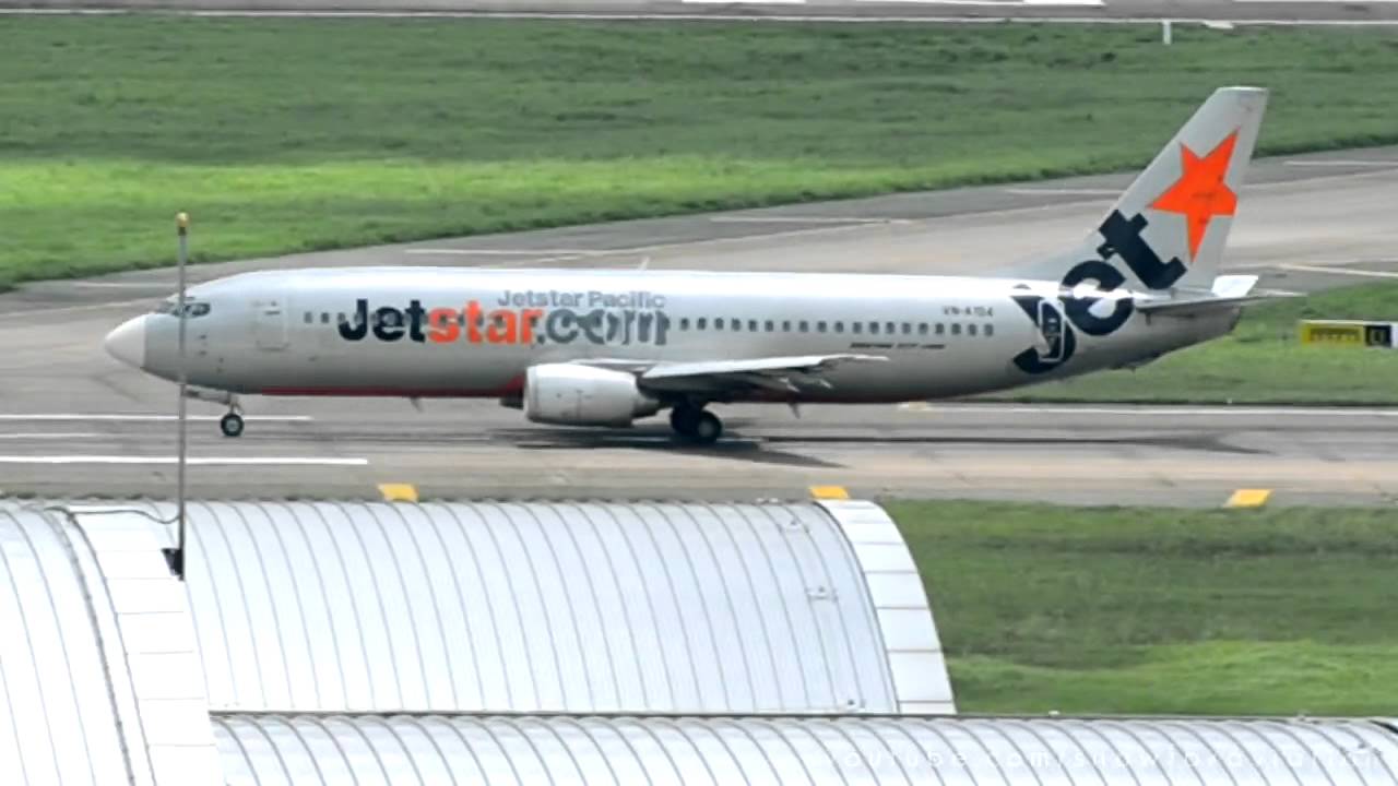 Jetstar Pacific Airlines Boeing 737 takeoff runway 25L - Tan Son Nhat ...