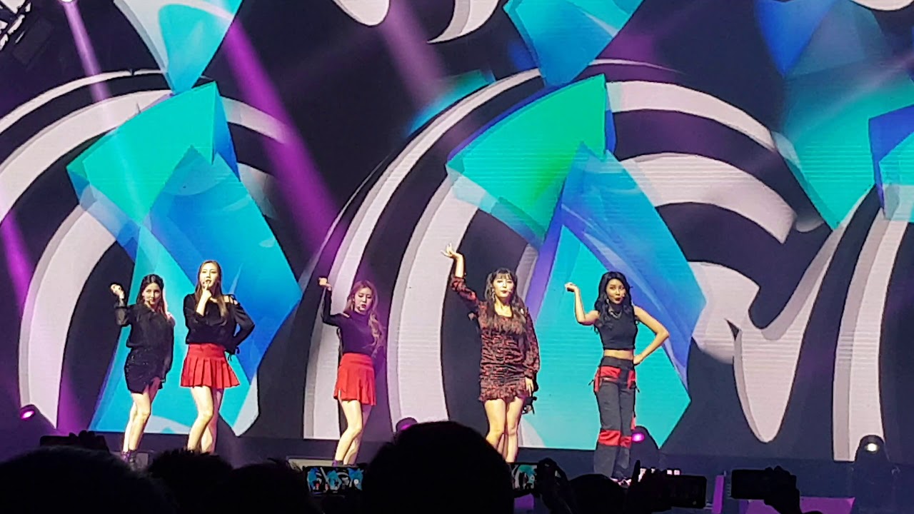 191110 KAMP Singapore Concert Momoland (BAAM) Video - YouTube