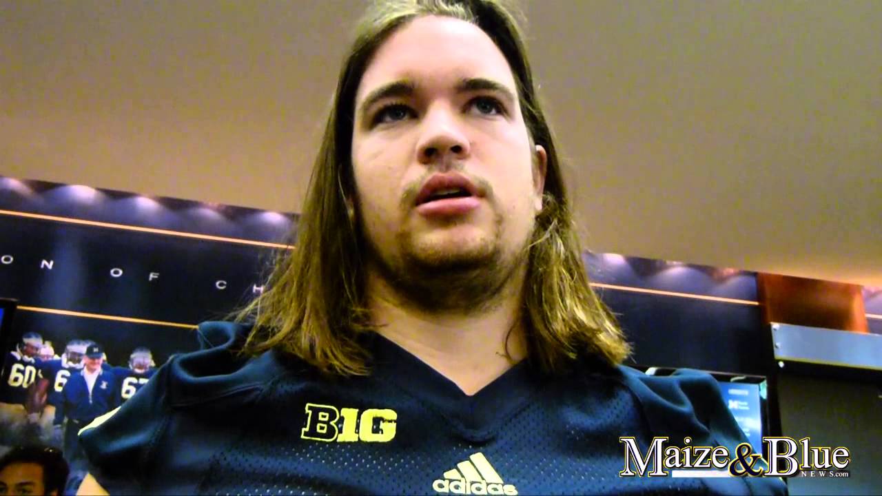Henry Poggi on move to offense, off-season - YouTube