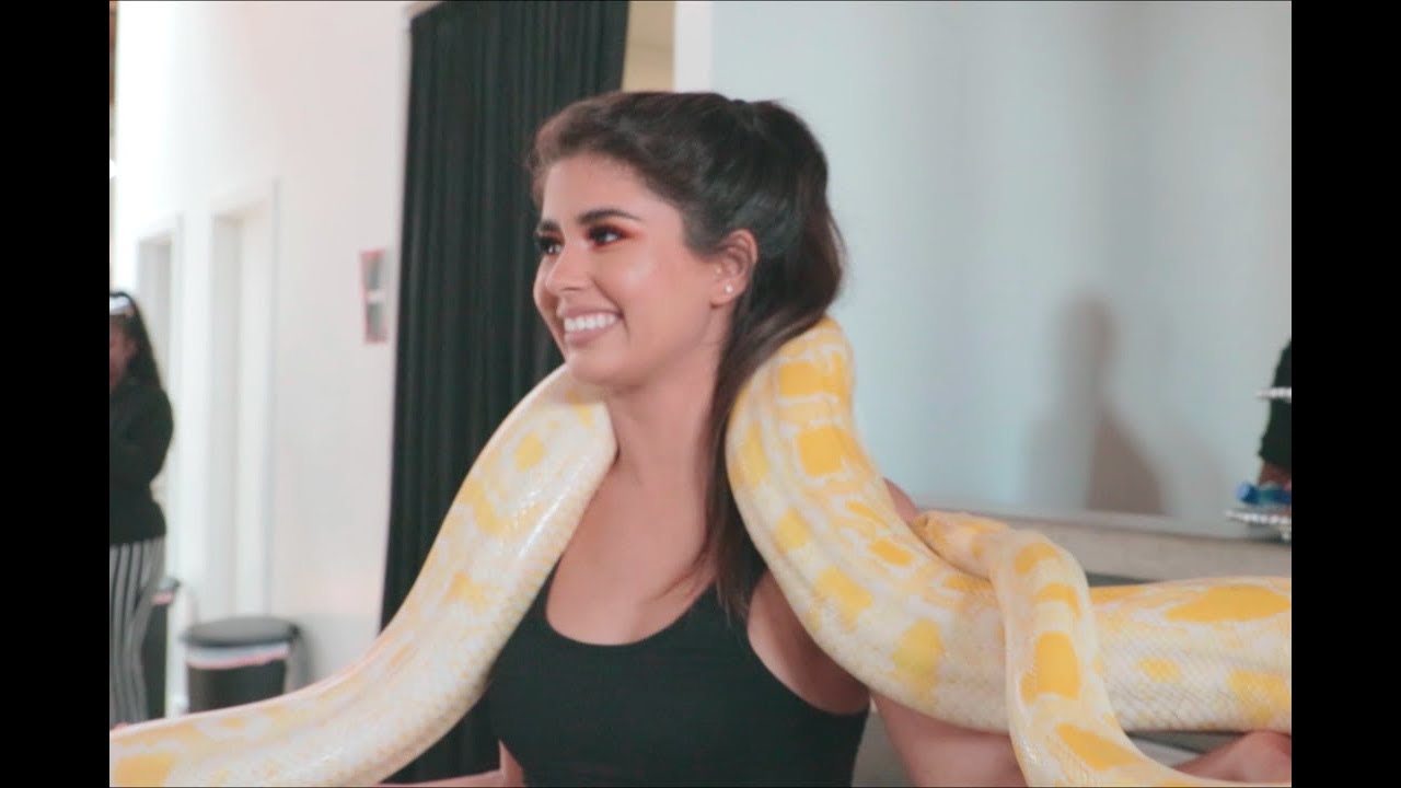 PHOTOSHOOT WITH A 13FT SNAKE!! *Crying on the inside* - YouTube