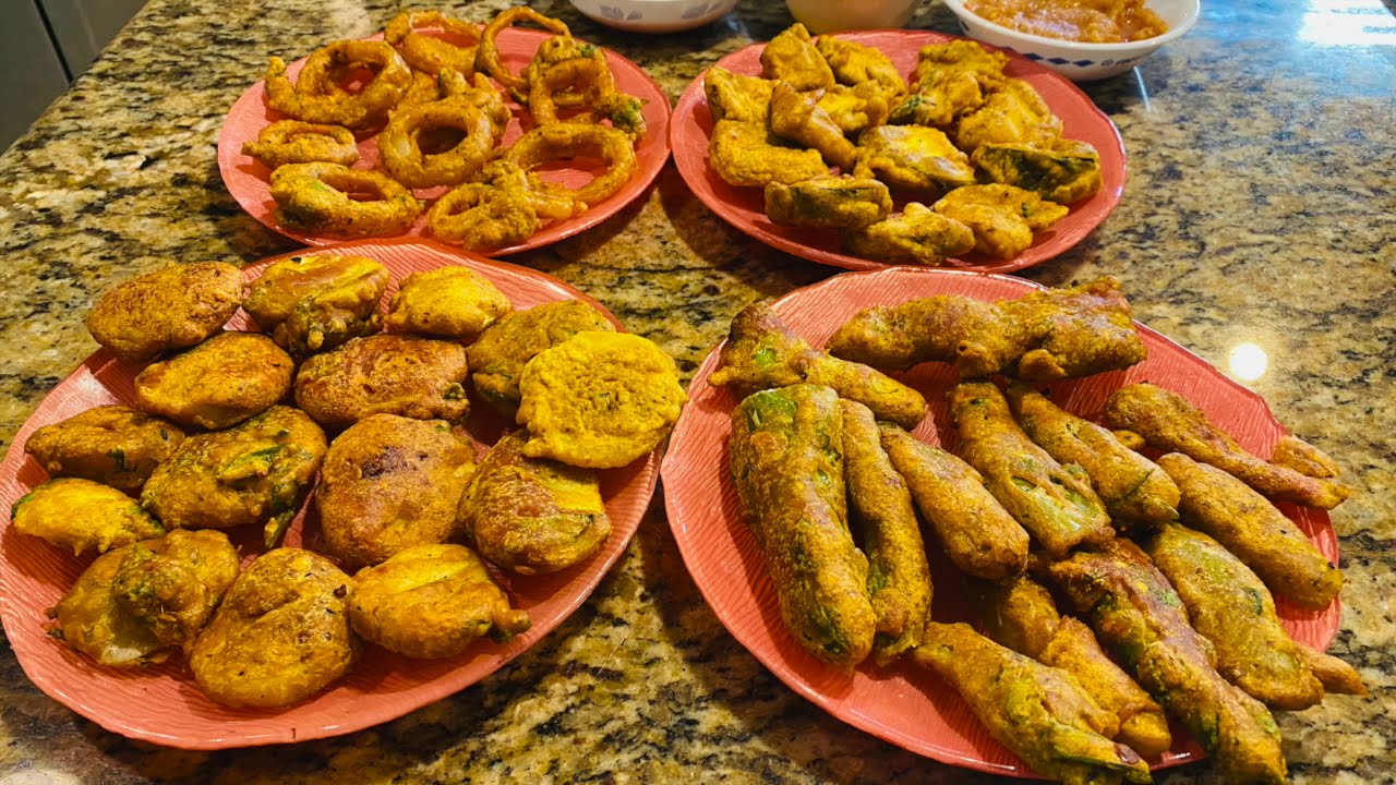 Vegetable Pakoras quick and easy Snack. Crispy Pakoras with Onion ...