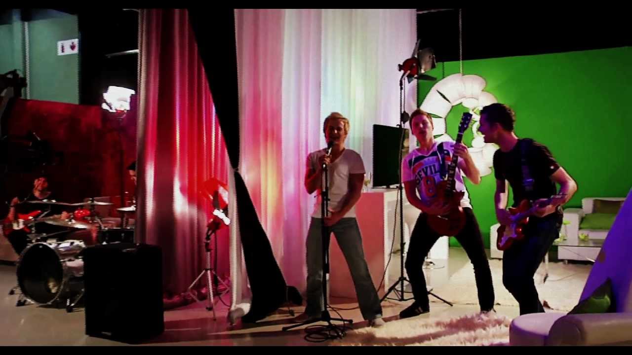 Dewald Louw - Liefkry Music Video met Systraatserenade - YouTube