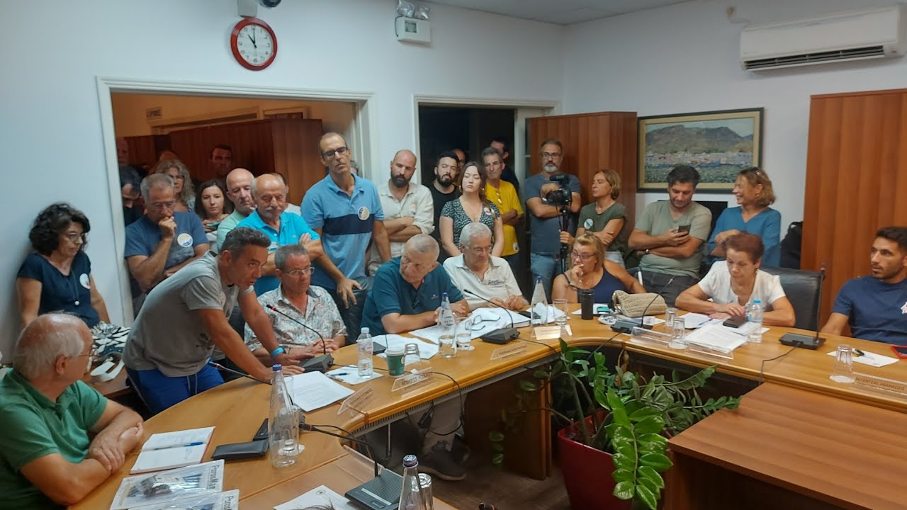 Η συζήτηση για τις παραλίες στη συνεδρίαση του δημοτικού συμβουλίου (10 ...