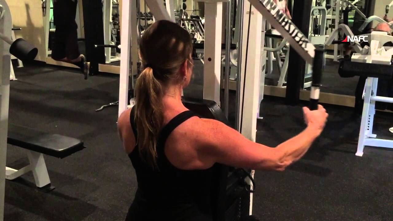 Rear Delt Machine - YouTube