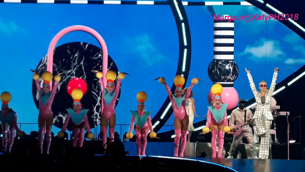 KATY PERRY's MANILA WITNESS TOUR 2018 : "TEENAGE DREAM" - YouTube