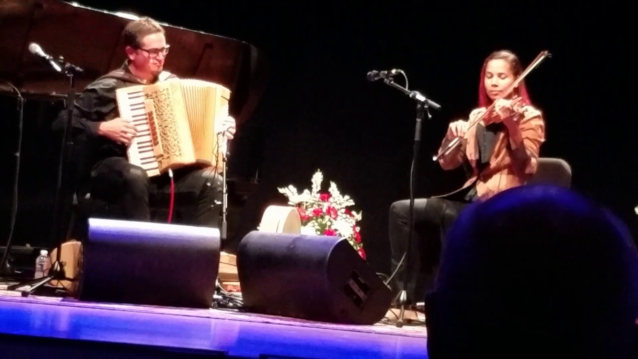 Rhiannon Giddens French Canadian Fiddle Tune Medley - YouTube