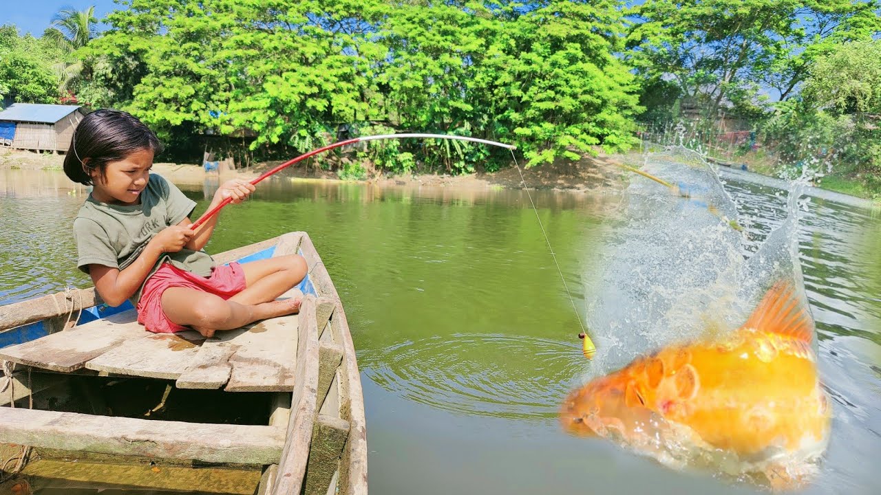 Wow! Amazing Fishing Video - Asian Traditional Little Girl Catching ...