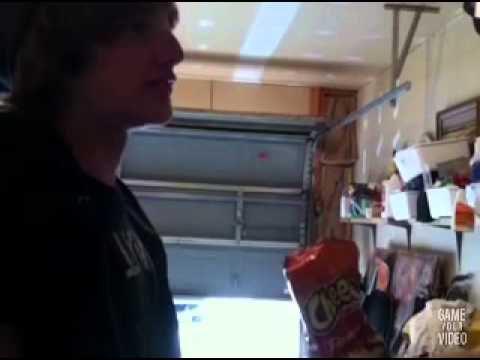When hot Cheetos fight back - YouTube