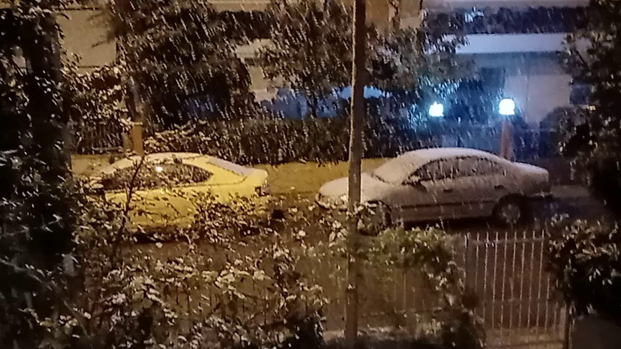 ΠΥΚΝΗ ΧΙΟΝΟΠΤΩΣΗ ΣΤΟΥΣ ΑΓΙΟΥΣ ΑΝΑΡΓΥΡΟΥΣ ΑΤΤΙΚΗΣ 15-2-2021 10 ΜΜ - YouTube