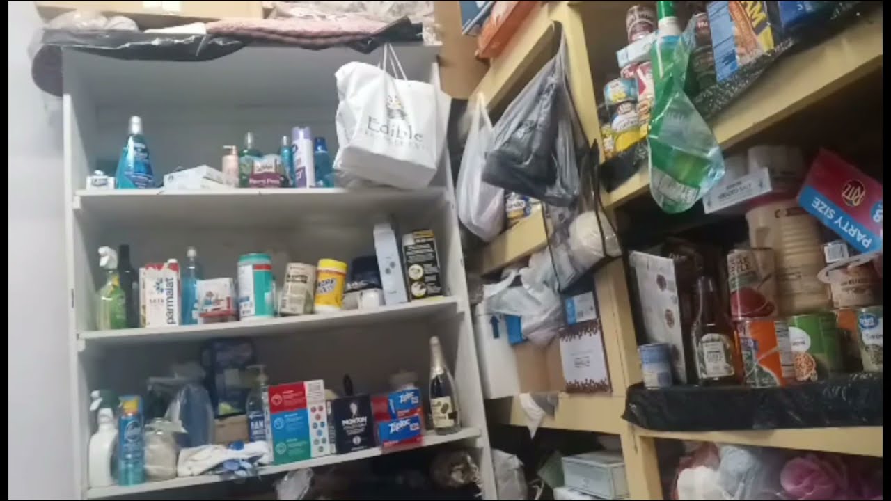 On This Episode Of Hoarders, Extreme Decluttering, And Pantry ...