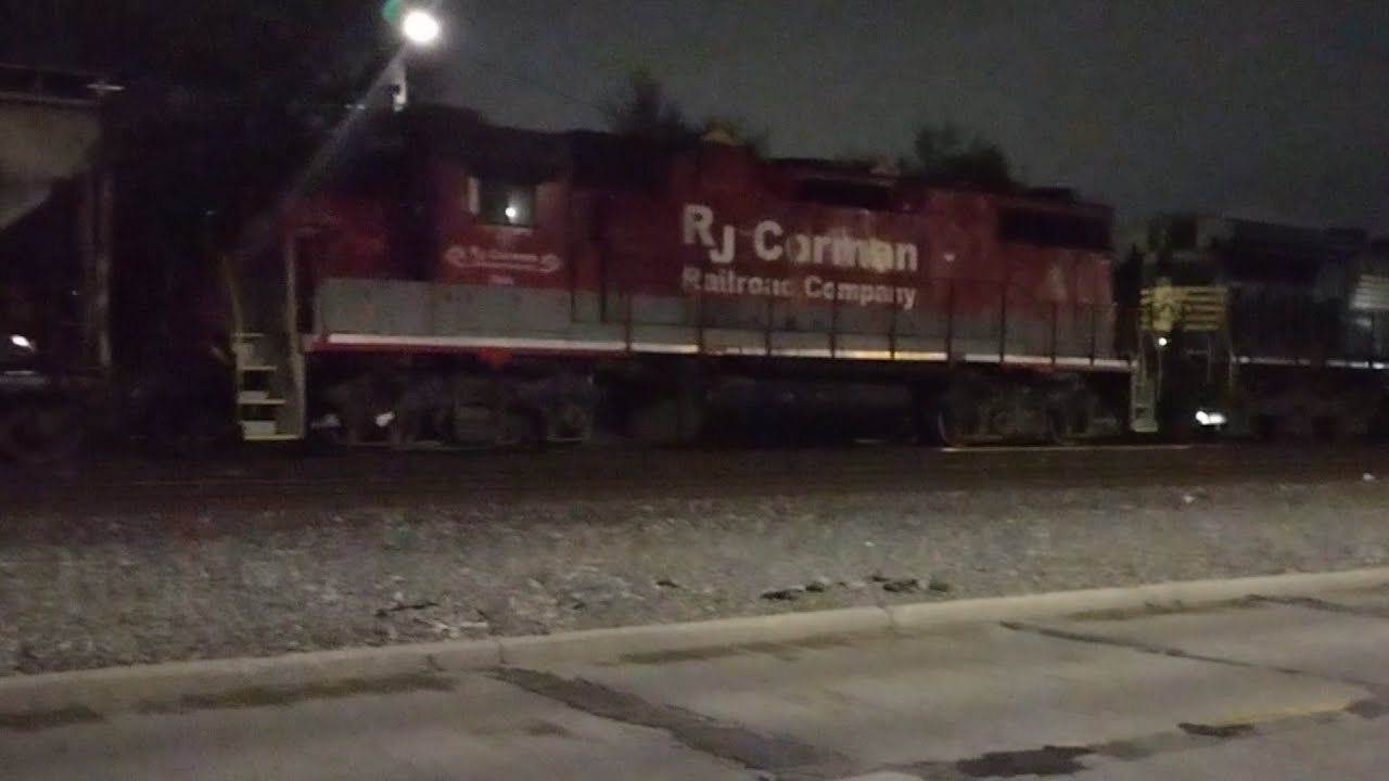 RJ Corman Locomotive 3rd on NS 1817 leading NS 123 Manifest Train South at Hamilton, OH - YouTube