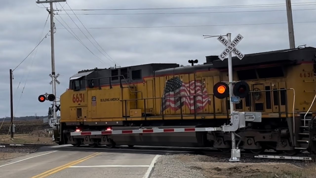 UP 6631 Heading Oort Yard Janesville WI - YouTube