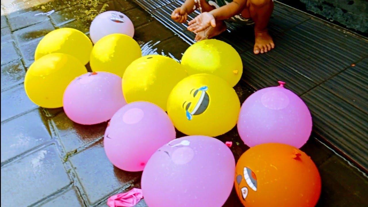 Main balon air,, wauuu ada banyak balon air... ayo letuskan,, ini ...