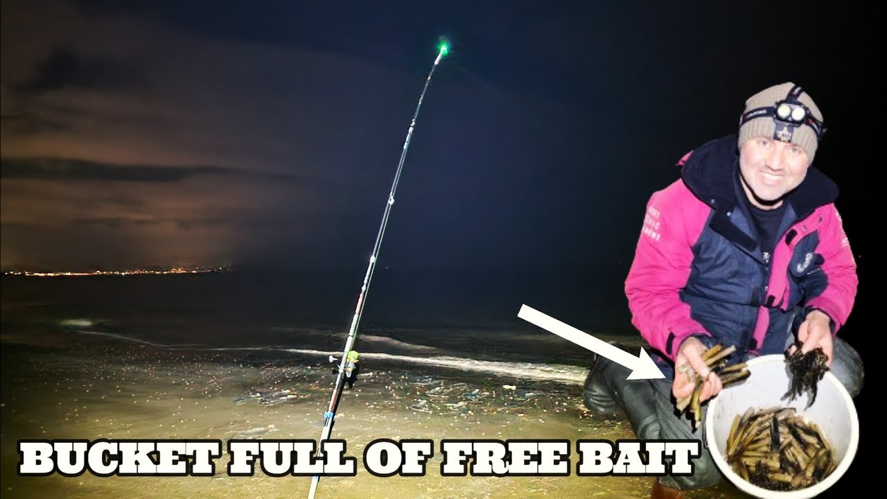 PUMPING LUGWORM & FORAGING FOR RAZOR CLAMS ON A HUGE SPRING TIDE IN ...