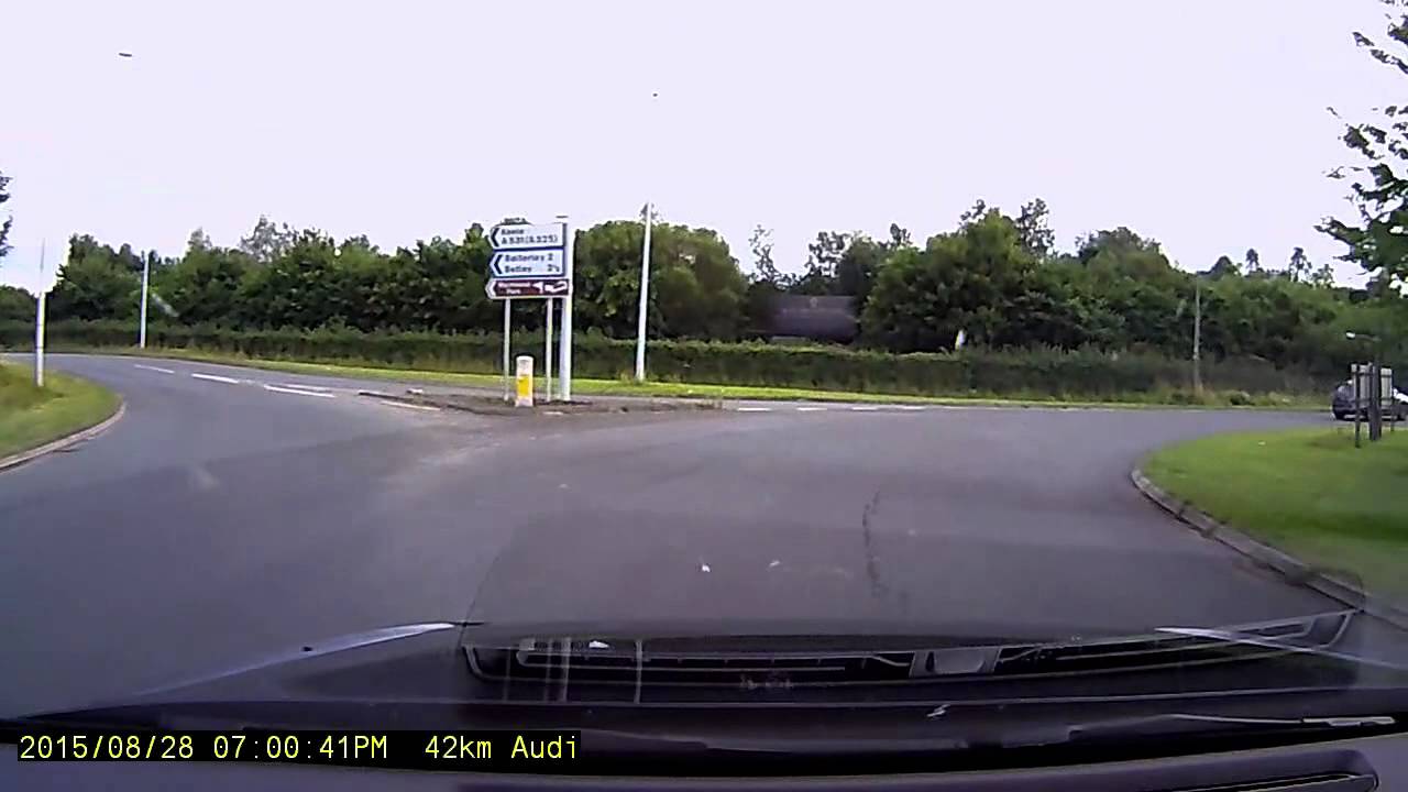 S3 Lift off Oversteer (slow speed) - YouTube