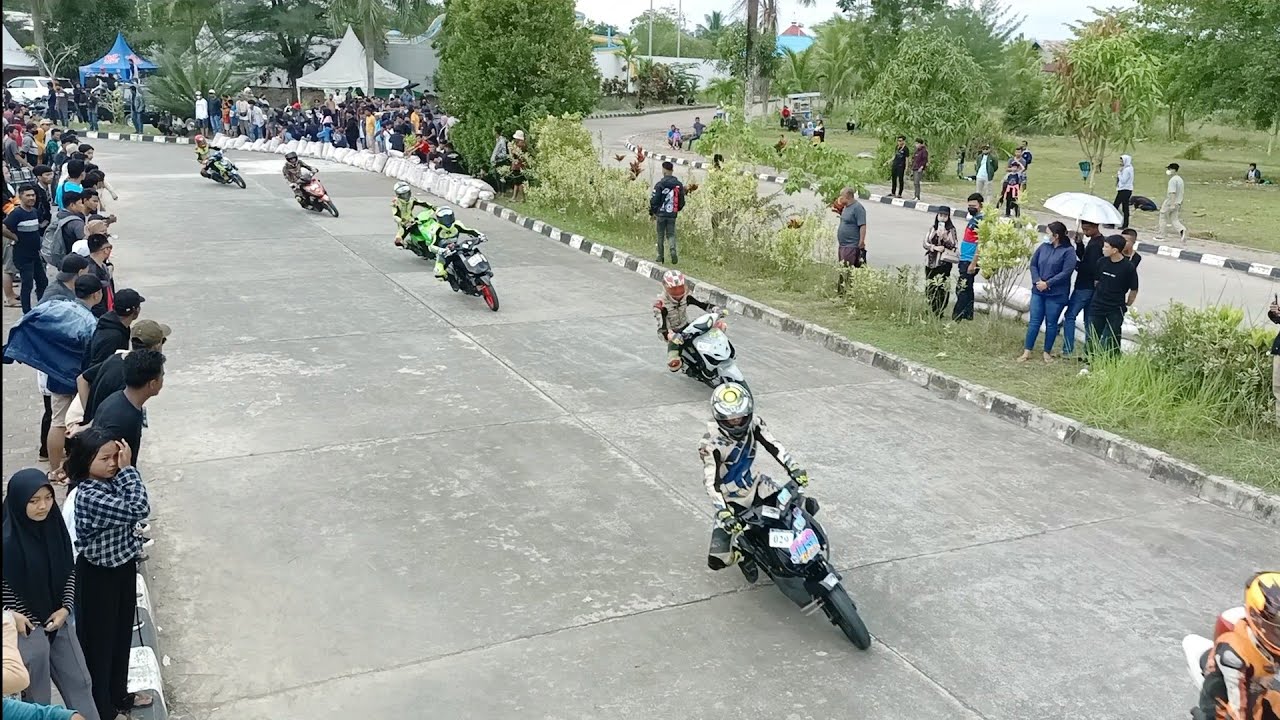 Road Race kelas Matic kabupaten Berau kaltim - YouTube