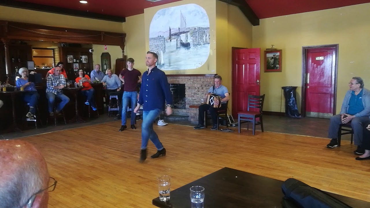 Champions of Seanos and Irish Dancing join forces on a Connemara Pub ...