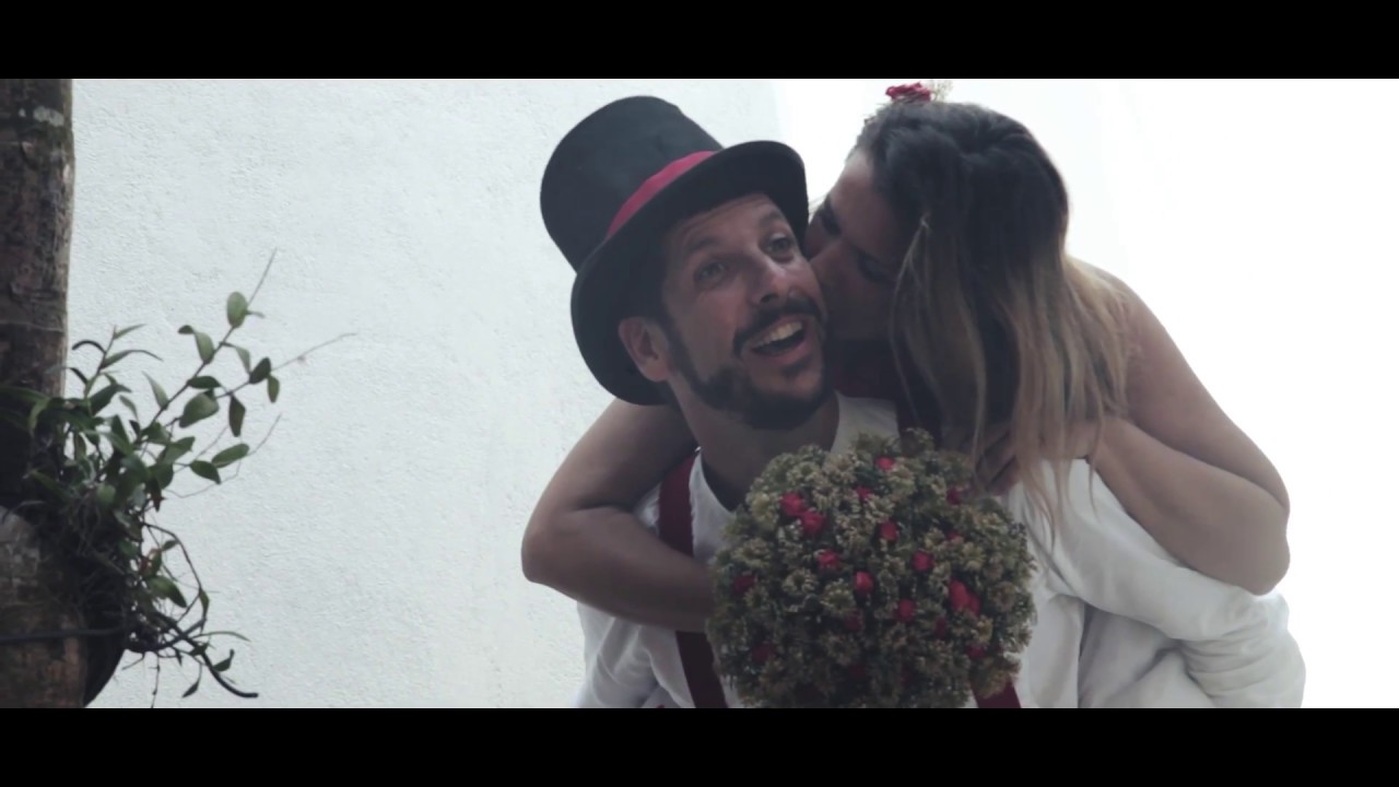 Tale Of Barcelona Clown Couple Behind the Scenes - YouTube