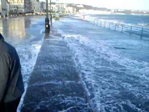 Isle of Man stormy weather, Douglas promenade, 6 January 2014 - YouTube