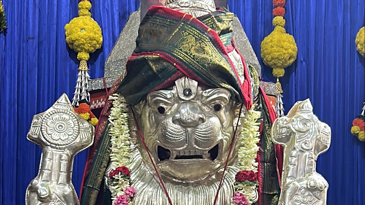 21 yelaneeru Abhishekam to Mukhya Prana Swamy - YouTube