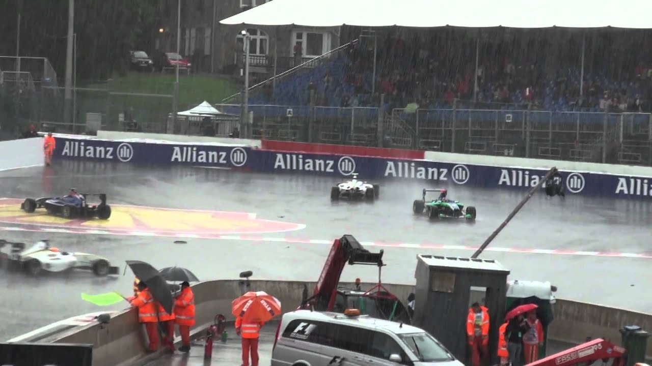 F1 2010 - SPA - Deluge à Spa Francorchamps / Crash GP3 - YouTube