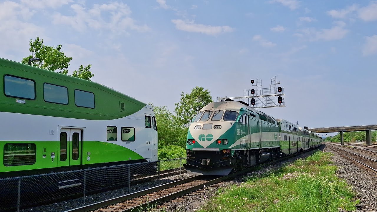 Metrolinx Go Transit Trains at Aldershot, Ontario - YouTube