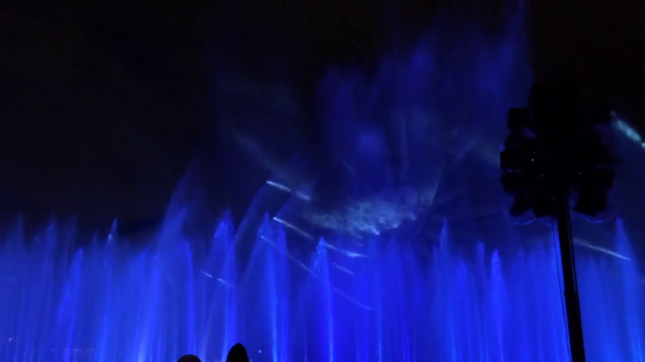 Amazing color water show at Disneyland - YouTube