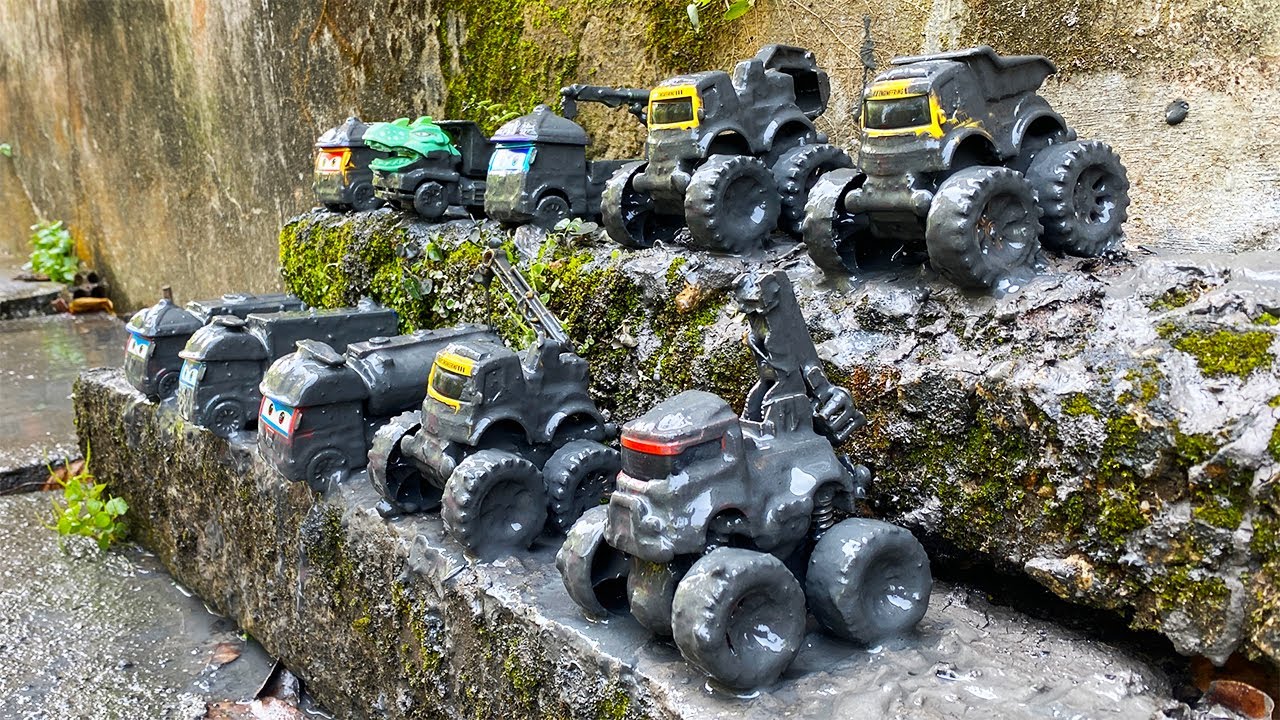Disney Pixar Cars fall into the water: Lightning McQueen, Tow Mater ...
