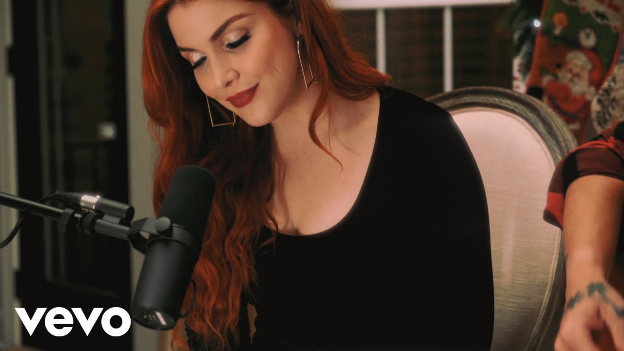 Caylee Hammack - The Christmas Song (Chestnuts Roasting) (Fireside ...