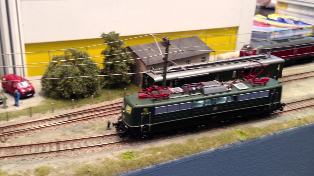 ESU 31024 BR 215 058 con motor MTU, 31040/32040 VT 69 900 y 31033 BR ...