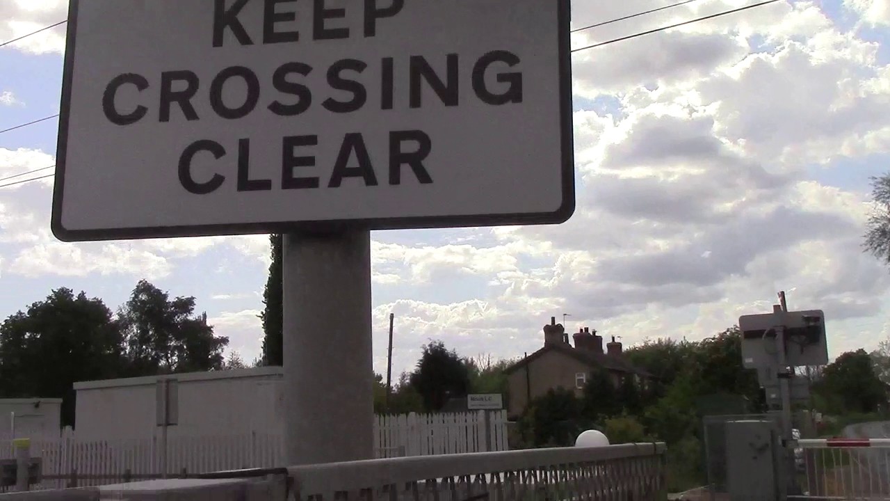 Moss Level crossing - YouTube