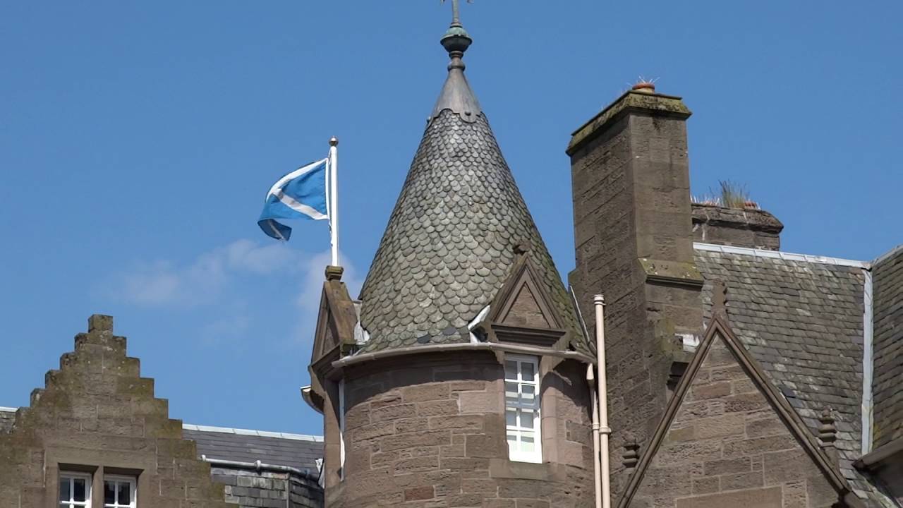 Scottish Flag Balhousie Castle Perth Perthshire Scotland - YouTube