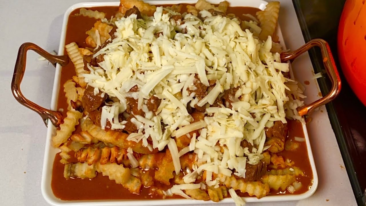 Red Chili Cheese Fries • Chile Colorado En Papas Fritas Con Queso - YouTube