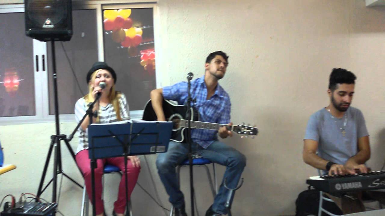 Eliza Freitas e Trio Acústico - YouTube