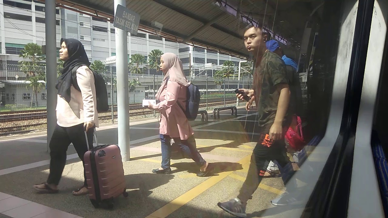 [KTM commuter - Seremban Line] journey from Serdang to Salak Selatan ...