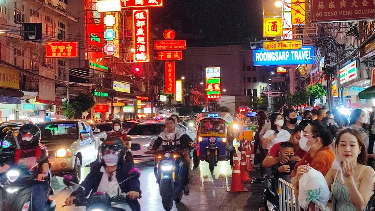 Walking Tour of Chinatown on a Friday Night in Bangkok 🎎 - YouTube