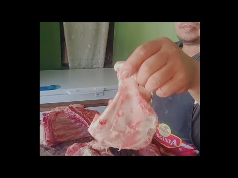 Paano mag tanggal ng shoulder blade o paypay ng baboy - YouTube
