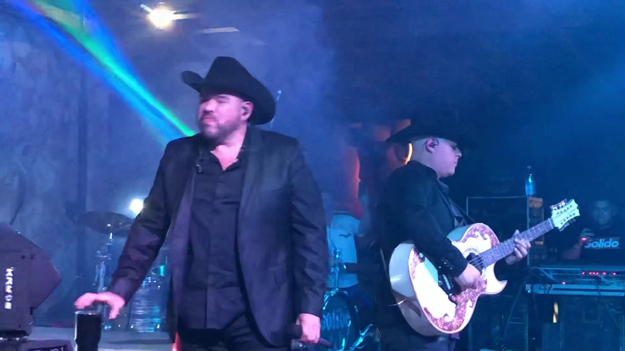 "DIME LA VERDAD" GRUPO SOLIDO EN VIVO - YouTube