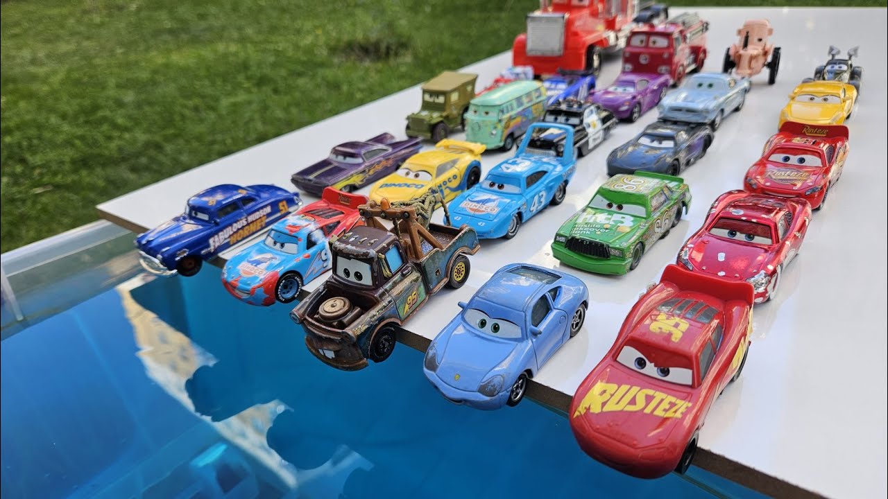 Disney Pixar Cars Lightning McQueen Mater Sally Dinoco King Cruz ...