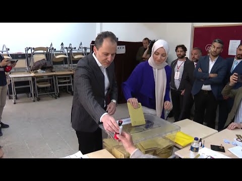 Chairman of the New Welfare Party Erbakan cast his vote - YouTube
