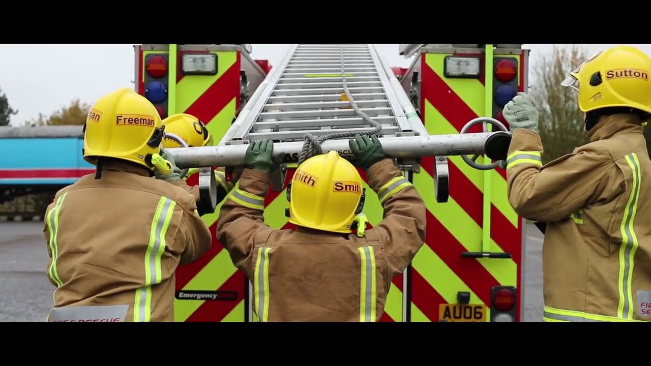 Retained recruits November 2017 - 13.5m ladder - YouTube