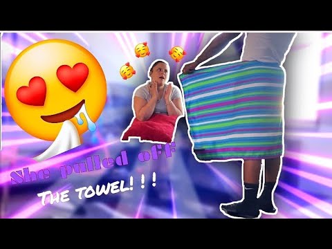 Flashing My Girlfriend Prank She Took The Towel Off Crazy 4595