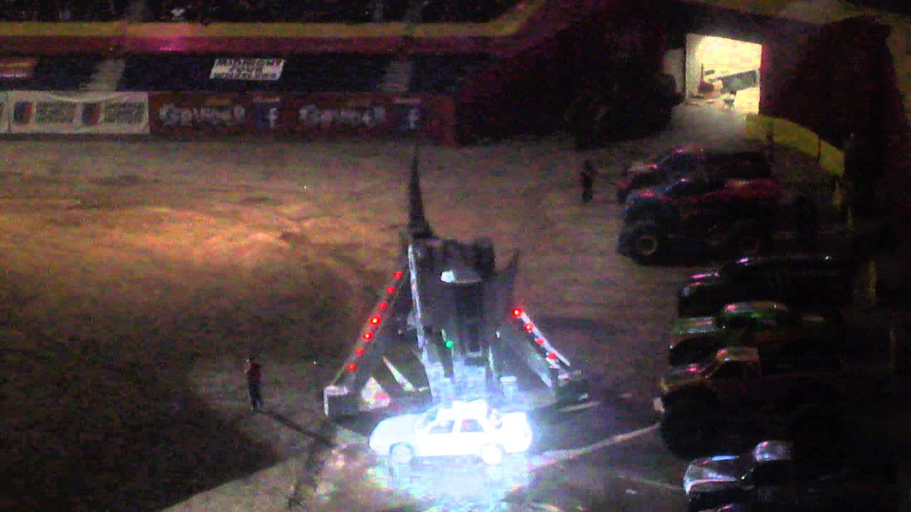 Robosaurus - Monster Jam Jan. 14th 2012 San Antonio, TX - YouTube