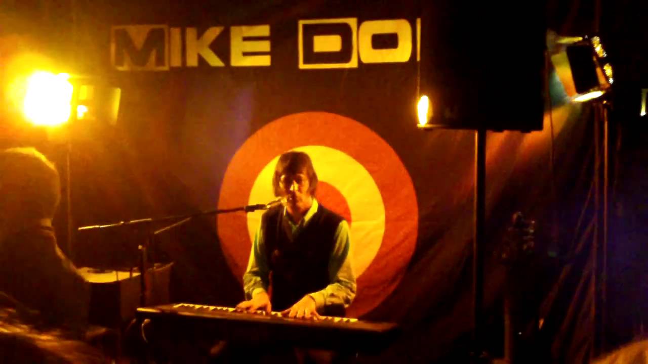 Mike Dobie Redz Bar Broken Stones - YouTube