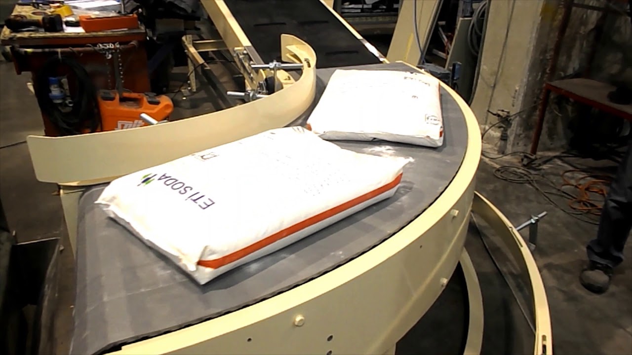 Curved Conveyor with Plastic Panel Belt - Italconveyors Srl - YouTube