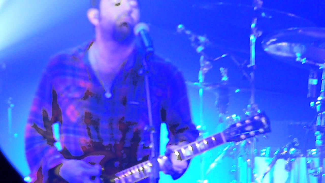 Deftones - Tempest (Live 10-21-2012) - YouTube